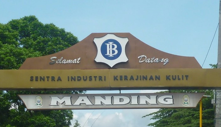 Kerajinan Kulit Manding, Sepatu, Tas, dan Sabuk, Saat Jalan-jalan di ...