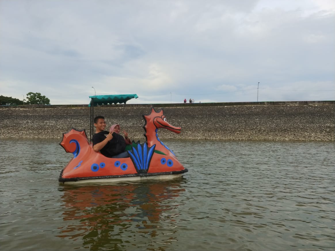 Bermain Air di Bendungan Nglangon Kradenan Grobogan Jateng | Kissparry