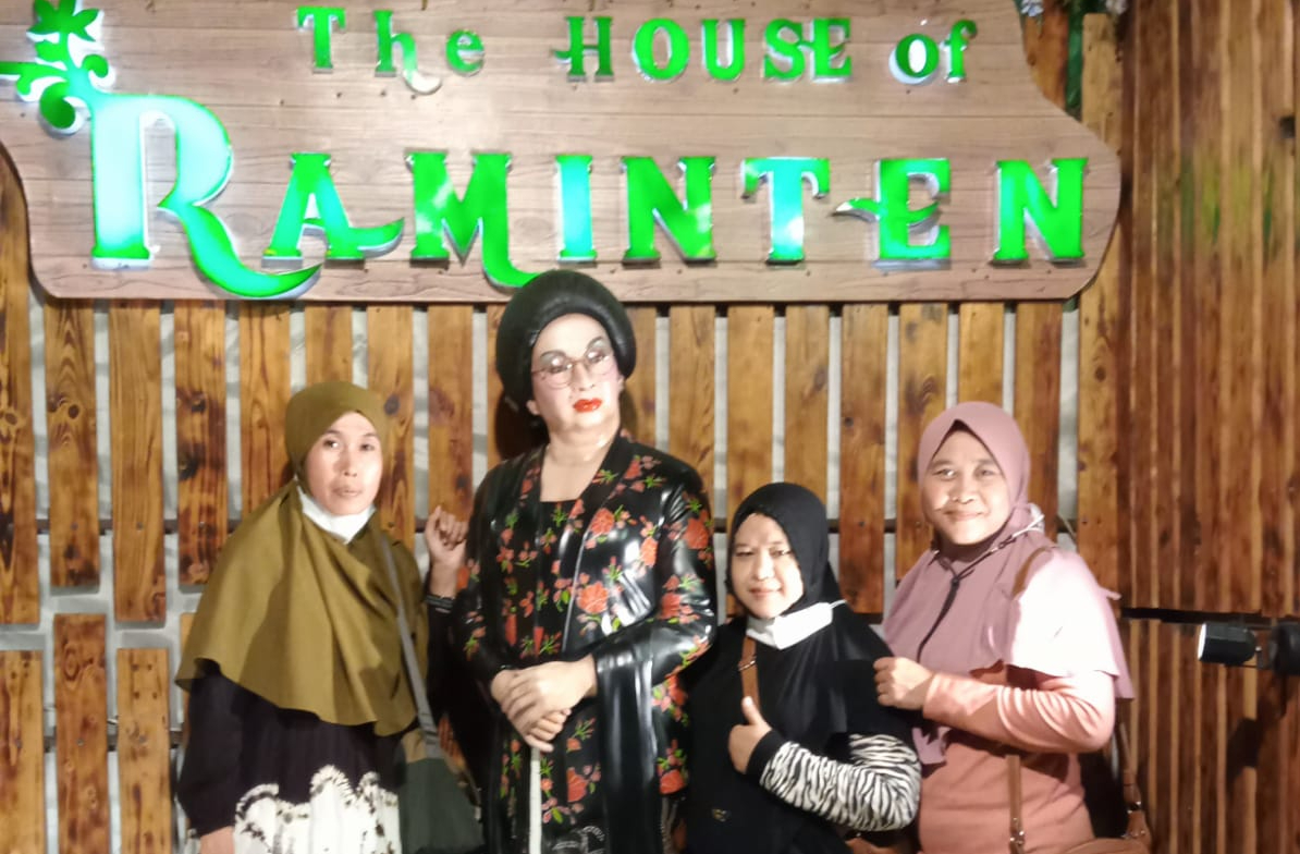 Mencicipi Kuliner di The House of Raminten, dengan Keunikan Khas ...