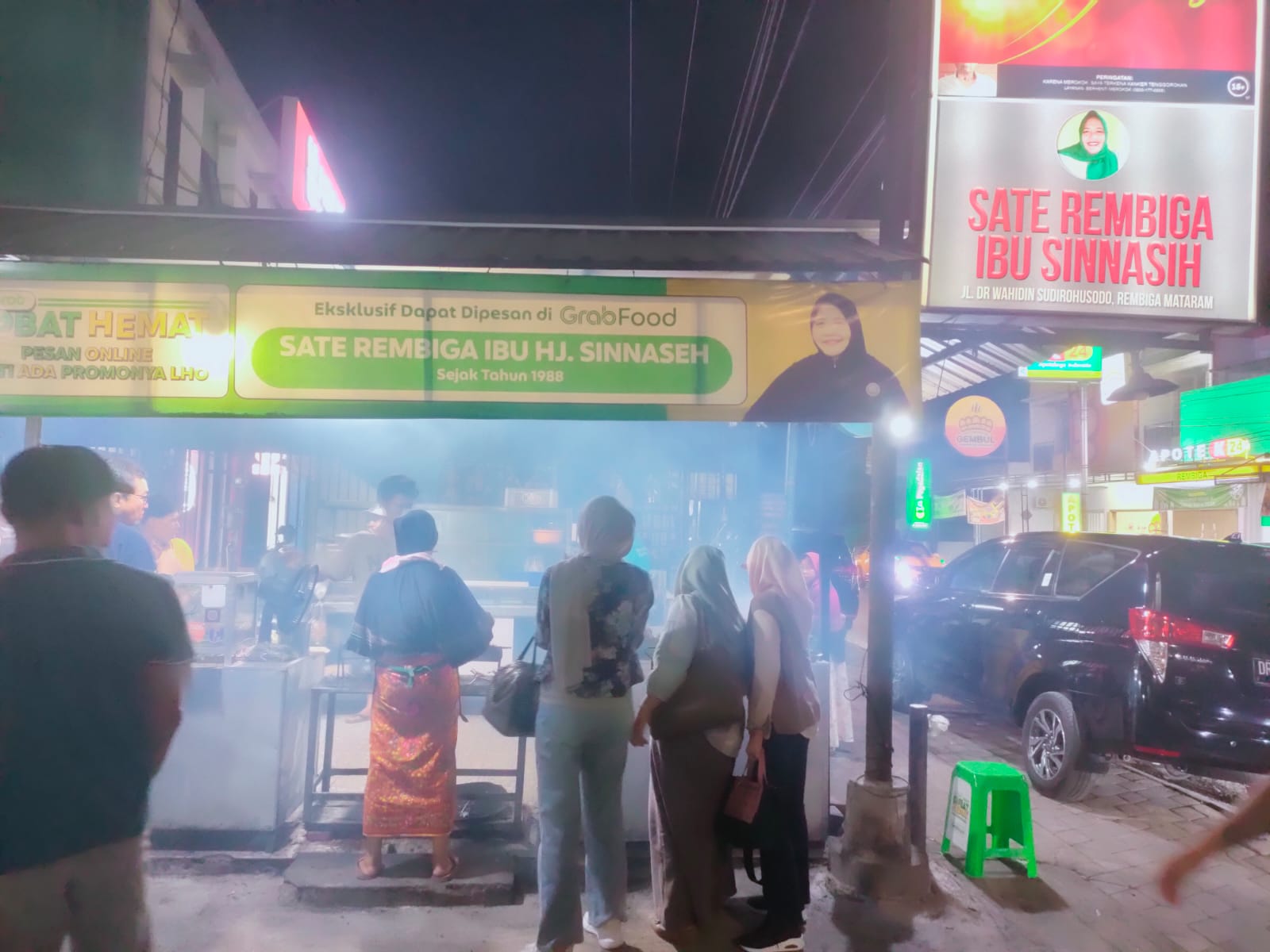Mencicipi Sate Rembiga Ibu Sinnaseh Mataram, Kuliner Khas Lombok ...
